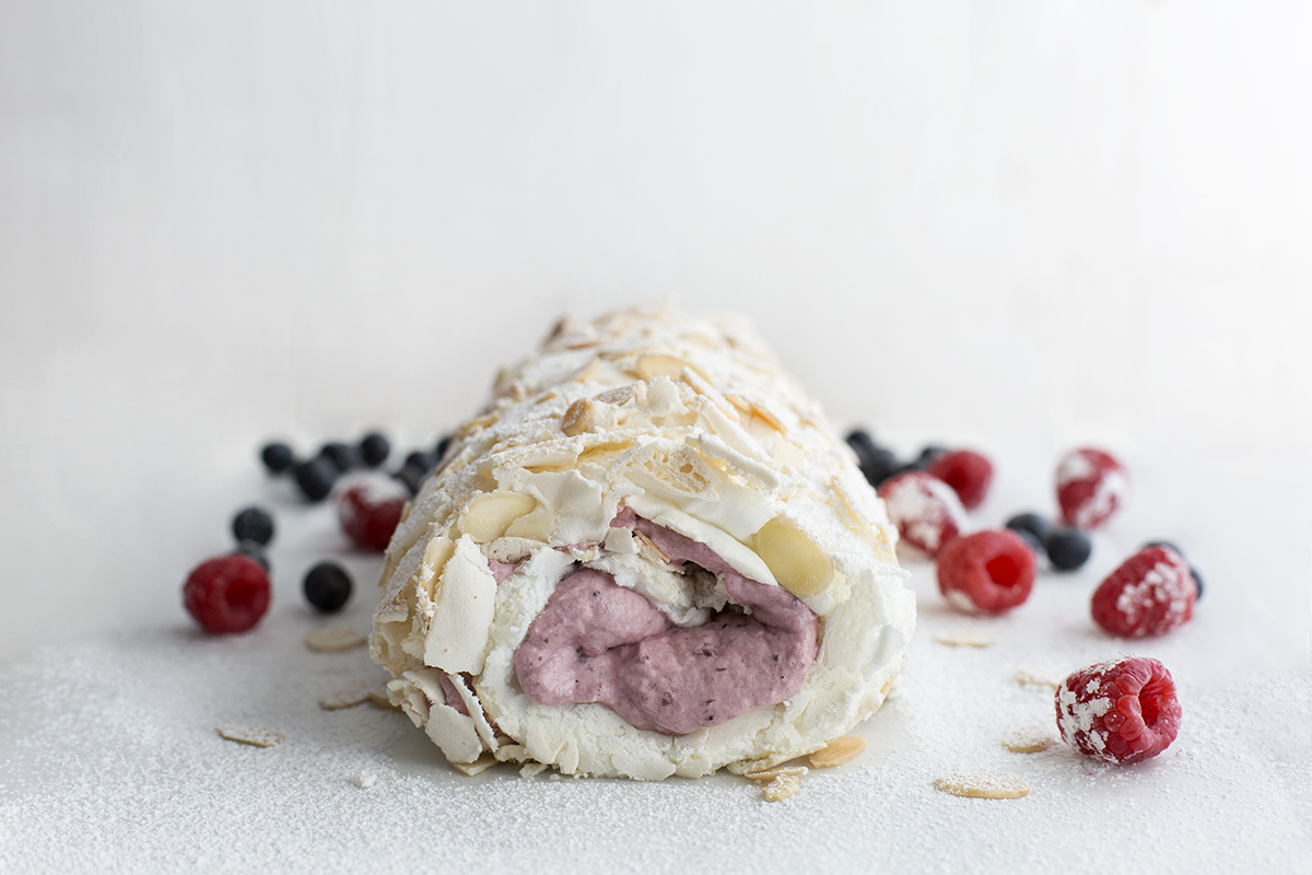 Meringue Roulade | Frozen For You